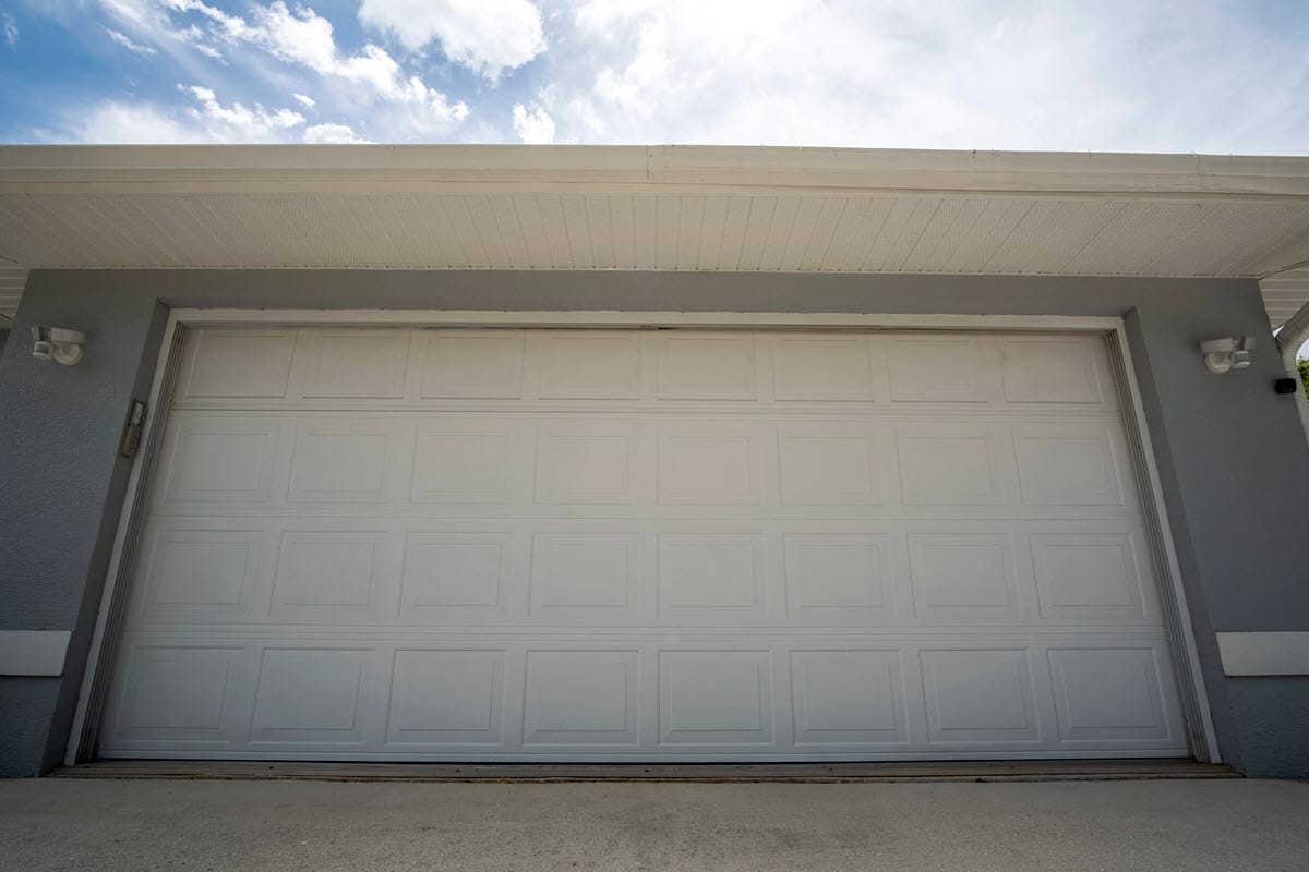 Dobbelt garage & dobbeltcarport – Få 3 tilbud på byggeri nu